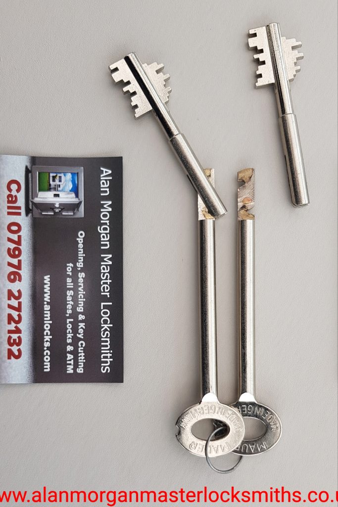 Safe Identification Guide - Alan Morgan Master Locksmiths