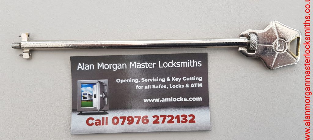 Safe Identification Guide - Alan Morgan Master Locksmiths