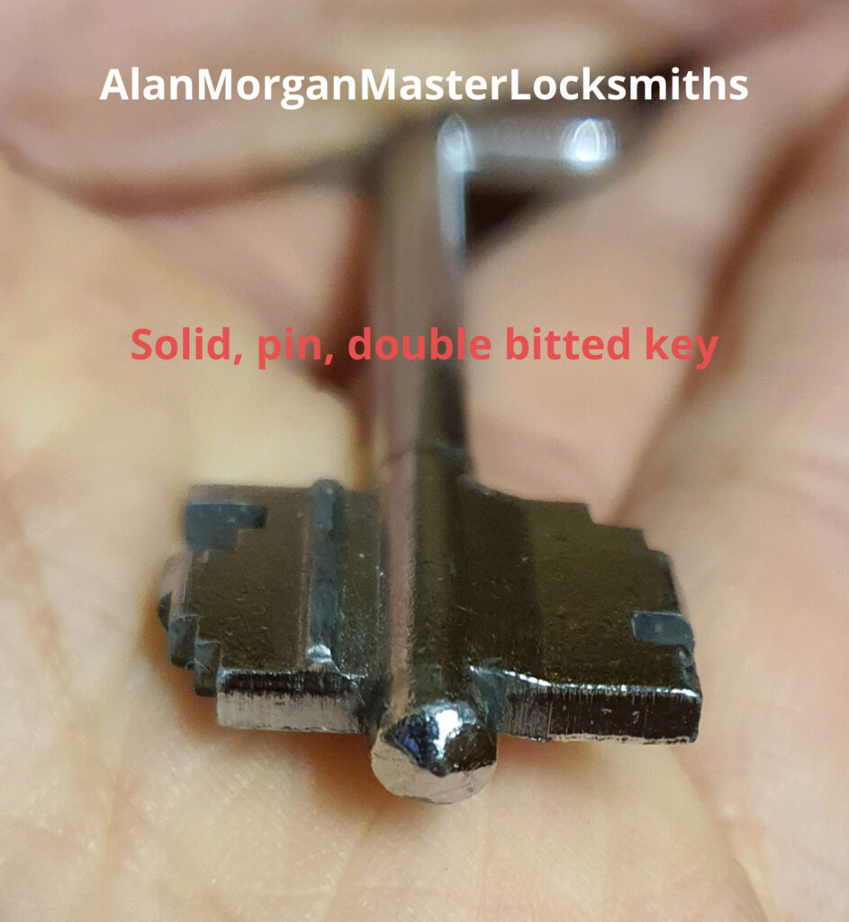 Safe Identification Guide - Alan Morgan Master Locksmiths