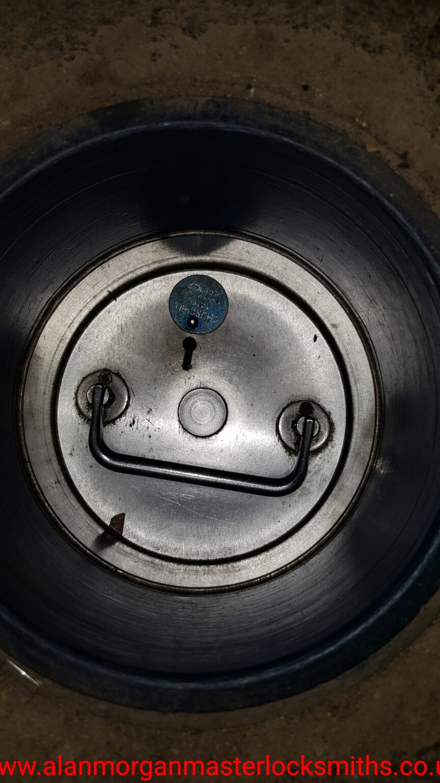 Safe Identification Guide - Alan Morgan Master Locksmiths